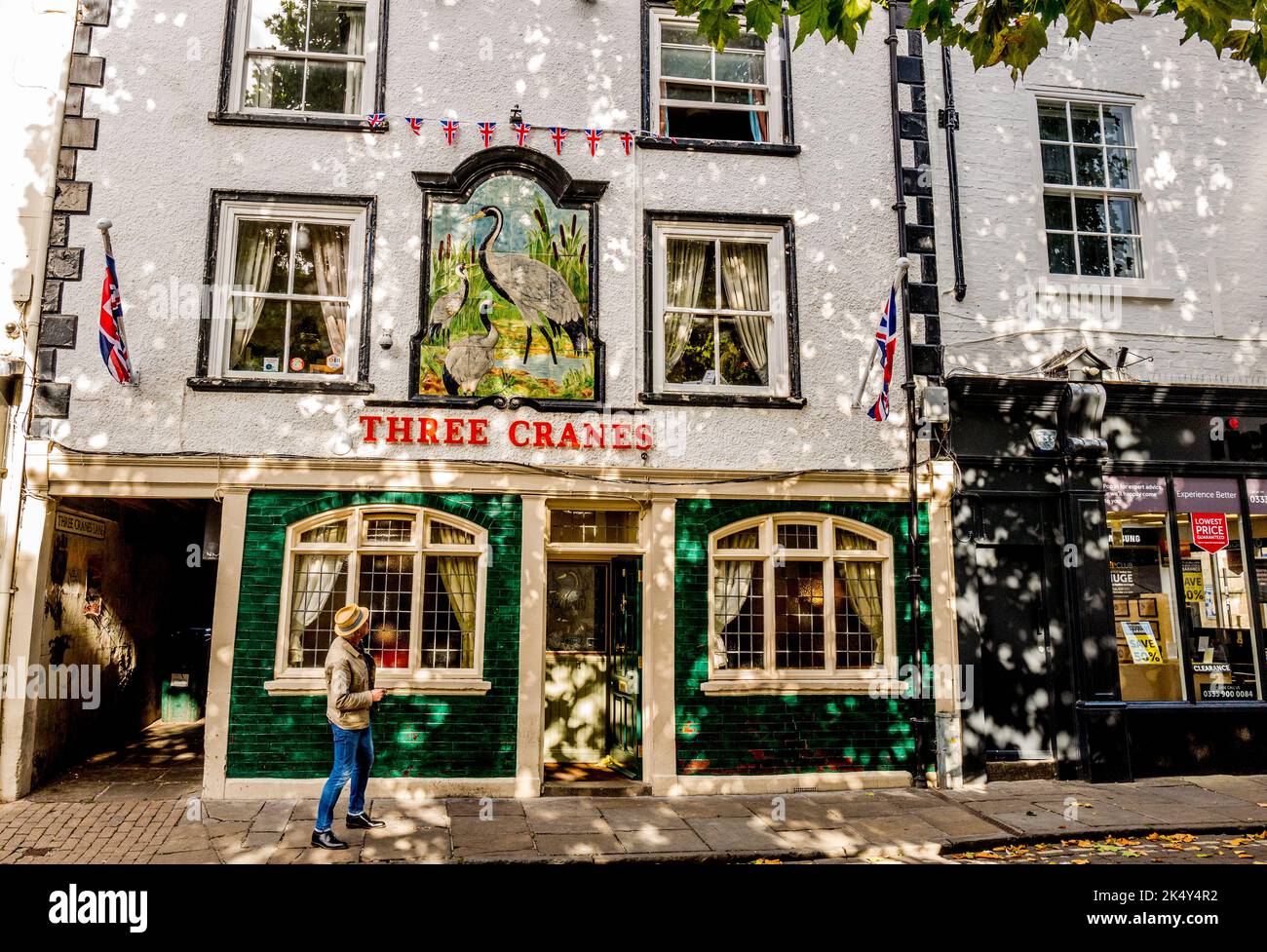 Male outside hi-res stock photography and images - Alamy