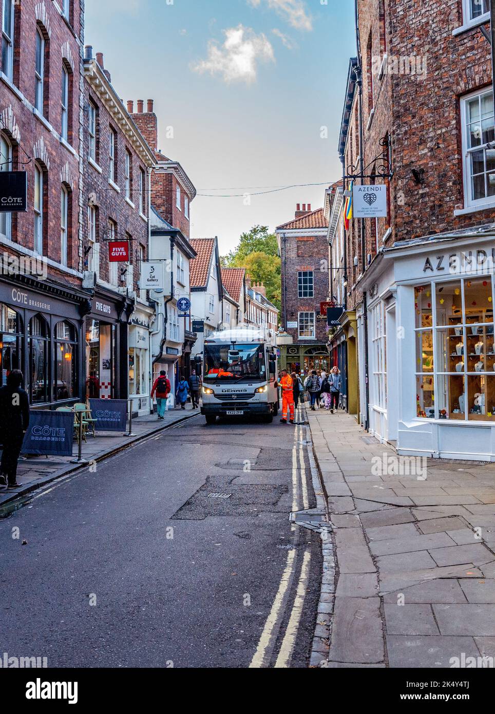 Quite inner city cobbled streets of the acient city of york, Yorkshire ...
