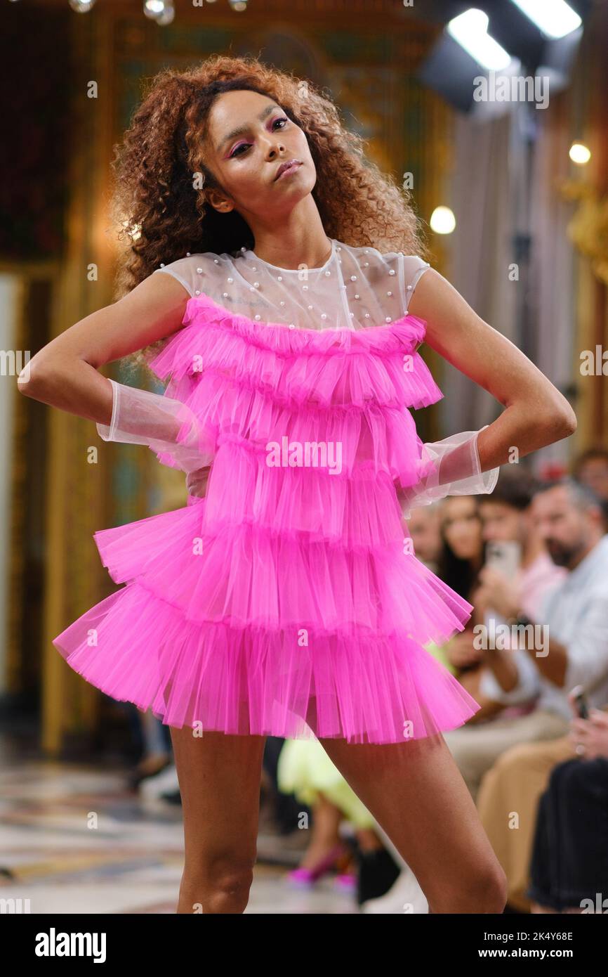 Madrid, Spain. 04th Oct, 2022. A model showcases Franco Quintans design ...