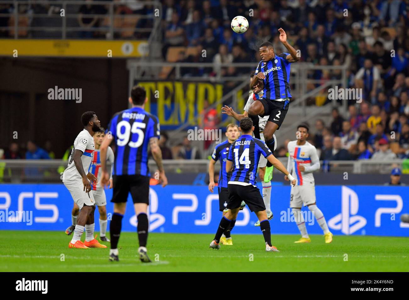 Champions league milan 2 oct 2022 hi-res stock photography and images ...