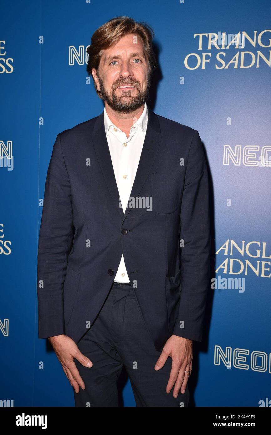 Ruben ostlund the square hi-res stock photography and images - Alamy