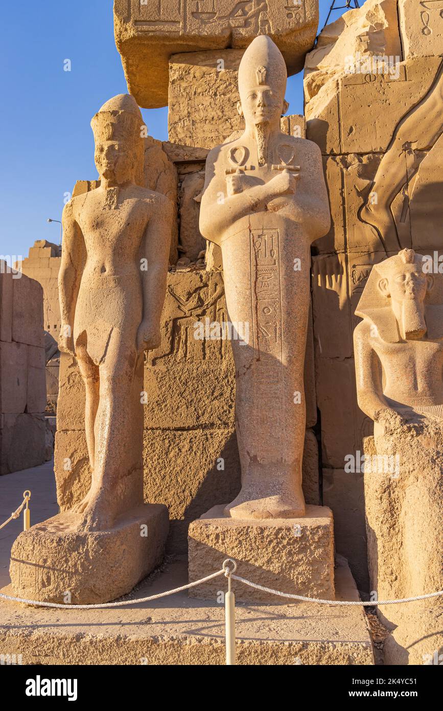 Karnak, Luxor, Egypt. Statues of Pharoahs at the Karnak Temple complex in Luxor Stock Photo - Alamy