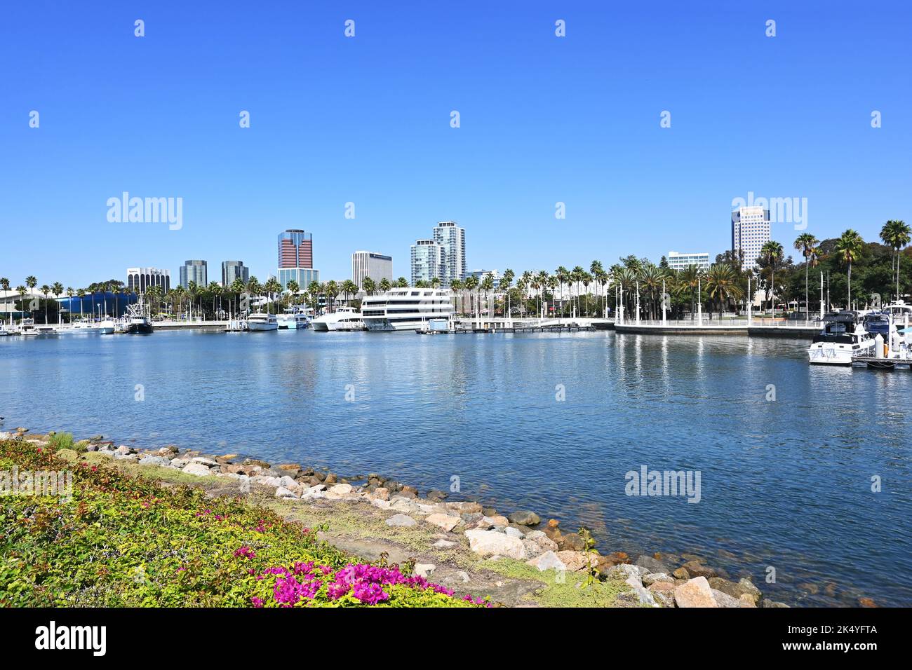 LONG BEACH, CALIFORNIA - 3 OCT 2022: Rainbow Harbor and the Long Beach ...
