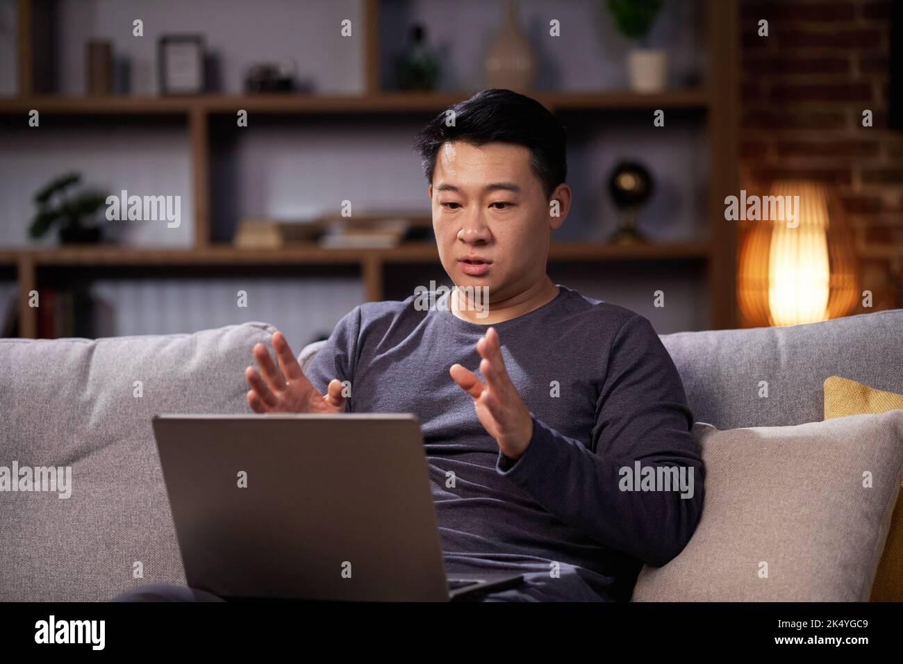 Filipino man on the phone hi-res stock photography and images - Alamy