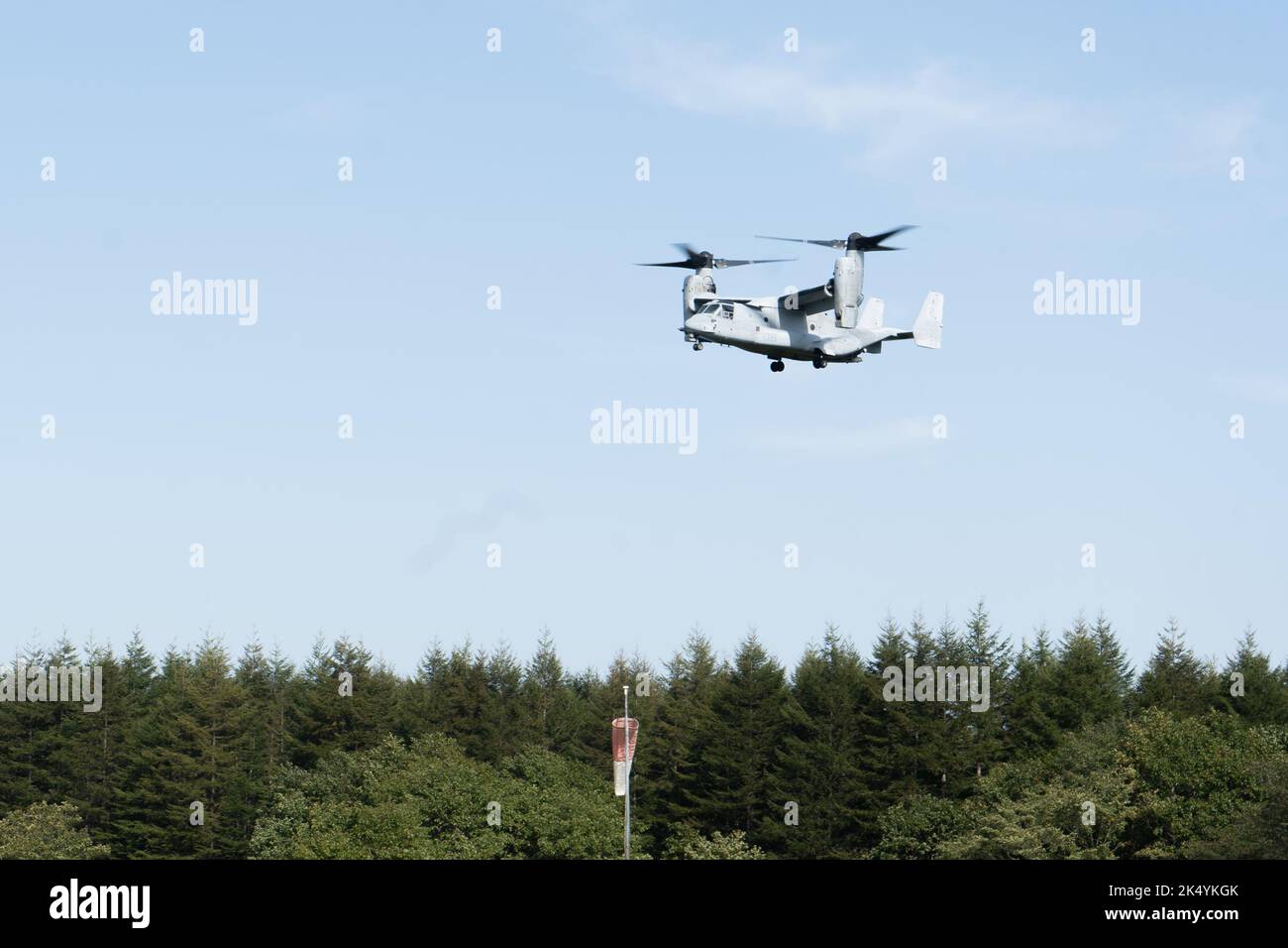 A U.S. Marine Corps MV-22B Osprey assigned to Marine Medium Tiltrotor ...