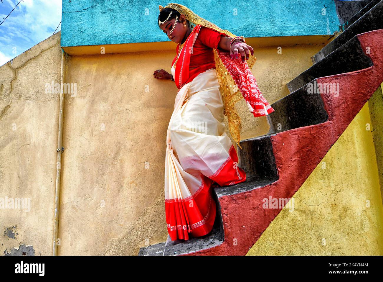 Kolkata, India. 04th Oct, 2022. A girl seen getting ready for the ...