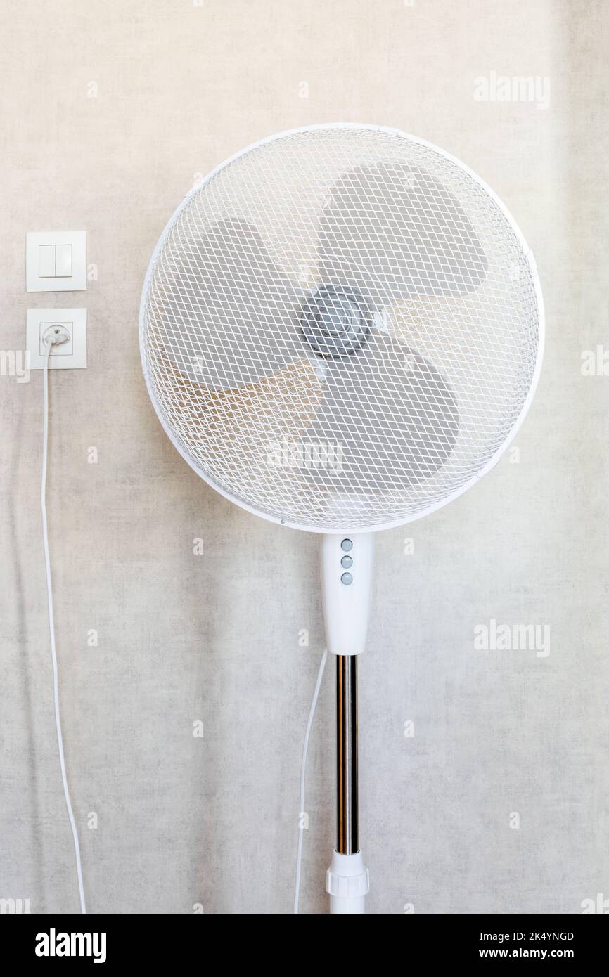 Pedestal fan hi-res stock photography and images - Alamy