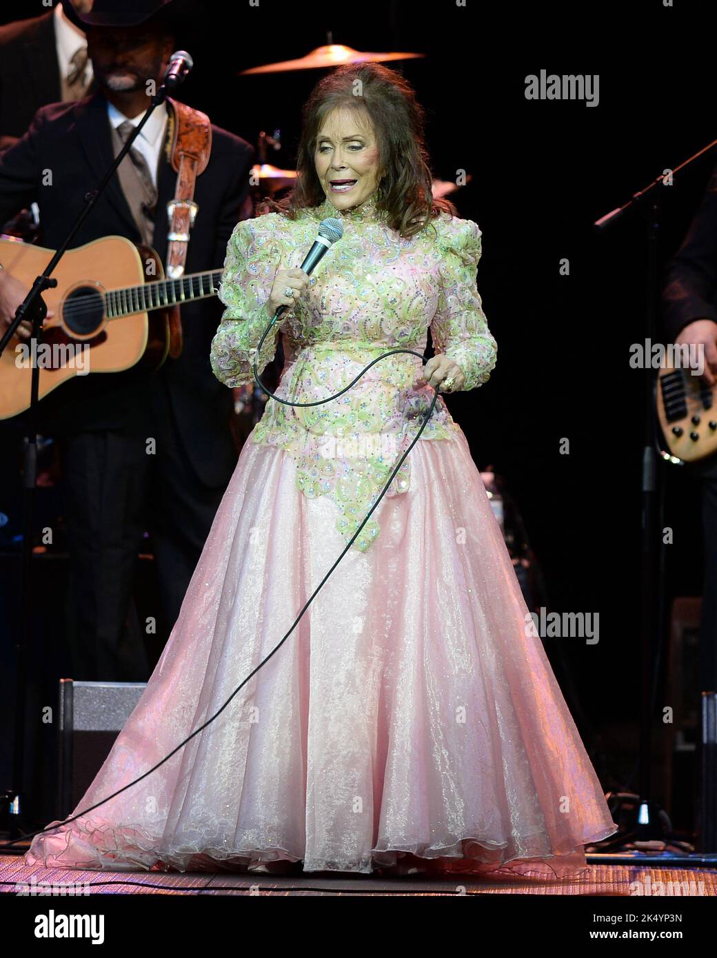 HOLLYWOOD FL - SEPTEMBER 15: Loretta Lynn performs at Hard Rock Live ...