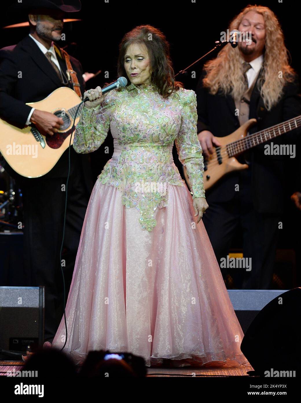 HOLLYWOOD FL - SEPTEMBER 15: Loretta Lynn performs at Hard Rock Live ...