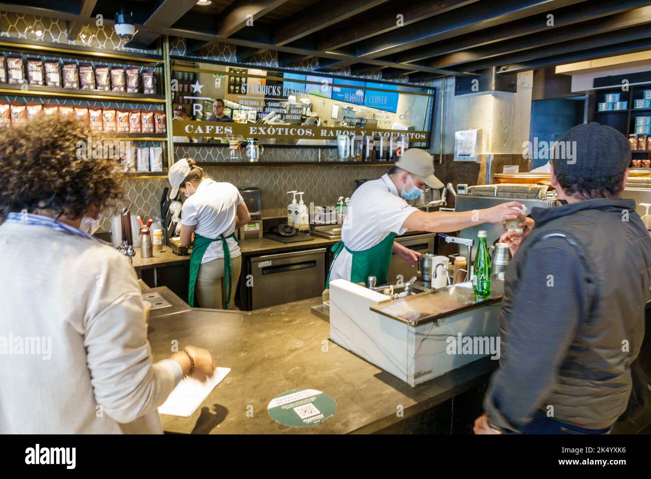 El chico carrera 13 starbucks coffee parque 93 interior inside hi-res ...