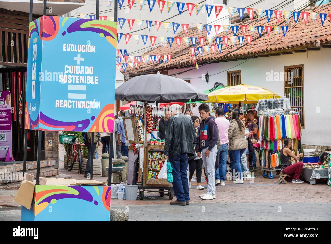 Bogota mercado de las pulgas de usaquén hi-res stock photography and ...