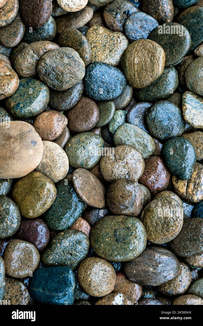 Wet rock river texture background Stock Photo - Alamy