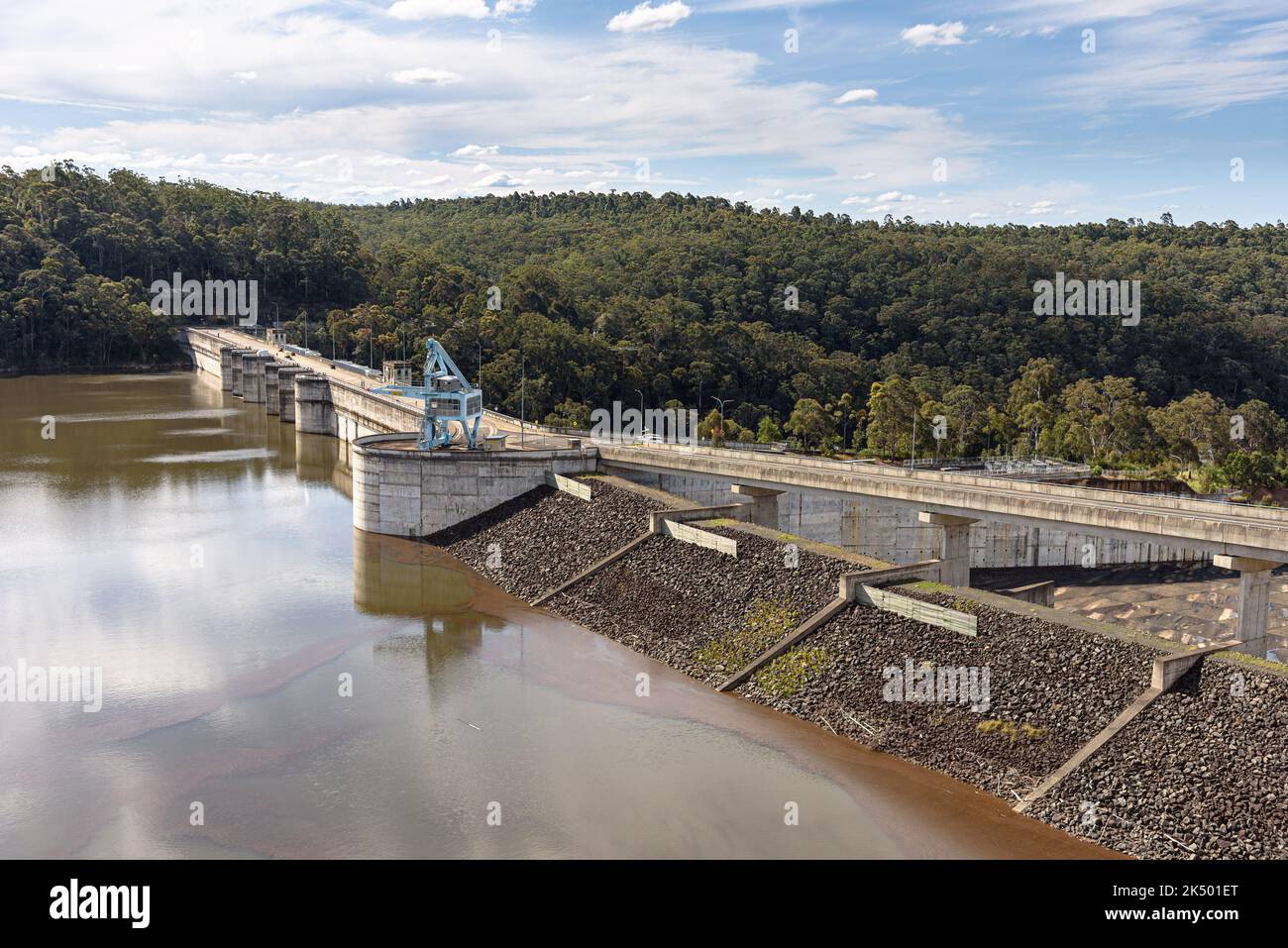 The wall of the Warragamba Dam, at full 100% capacity on 03 October ...
