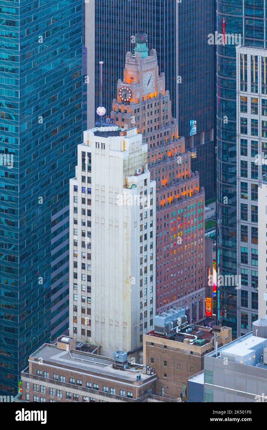 Manhattan highrise buildings, including 1501 Broadway, also known as ...