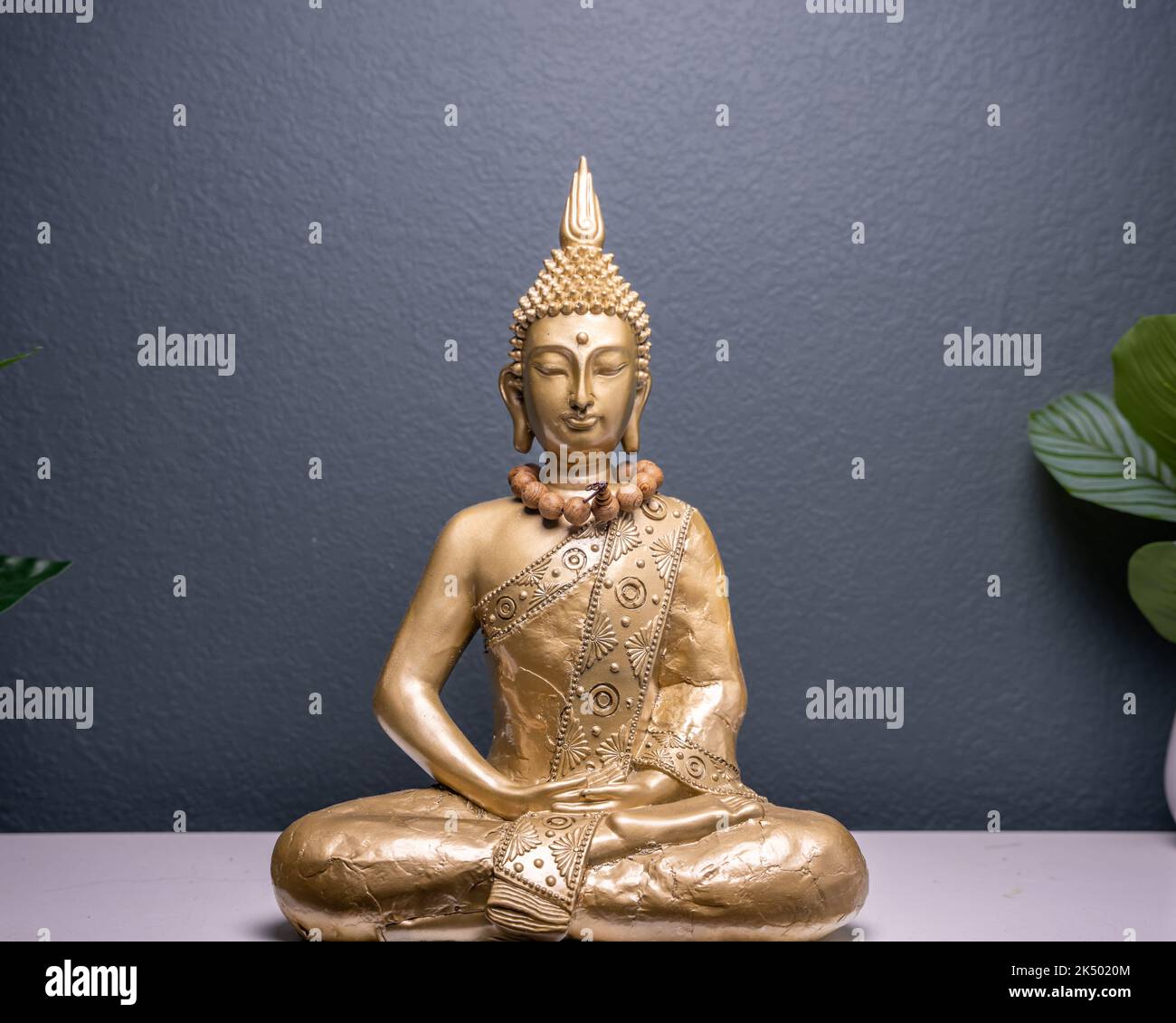 Buddha statue home art hi-res stock photography and images - Alamy