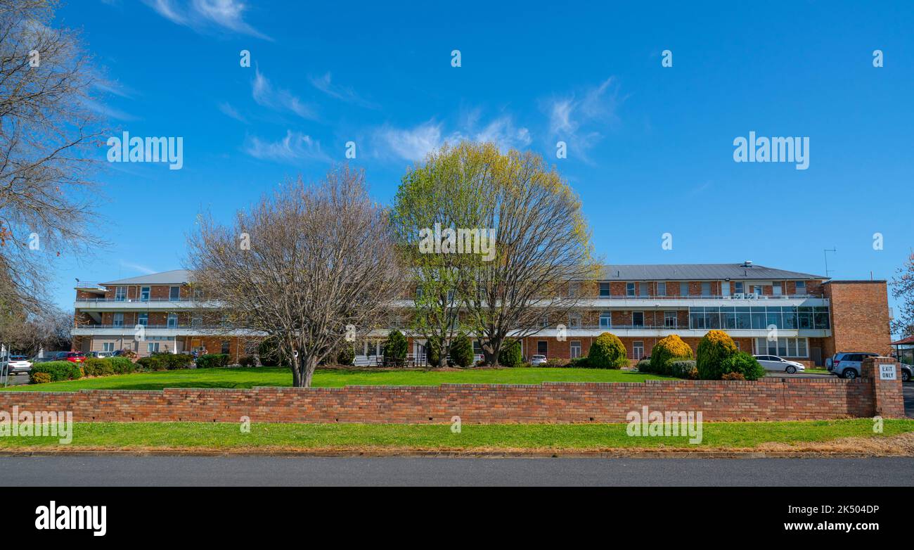 Glen Innes District Hospital is a 28-bed acute facility. The hospital provides a wide range of ...