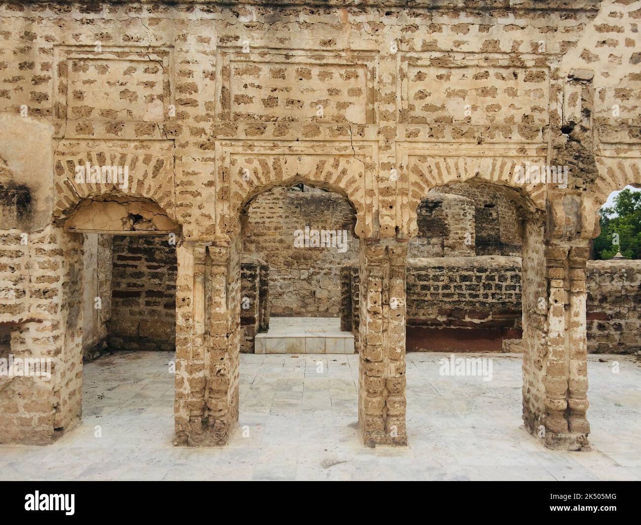 Old heritage sites beautiful view day time pictures historical place ...