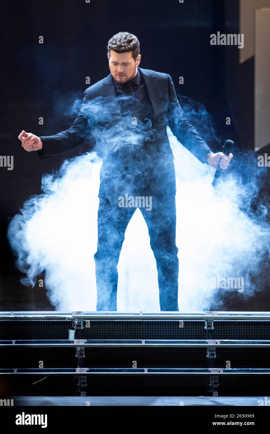 Michael Bublé performs on stage during his "Higher" tour at The ...