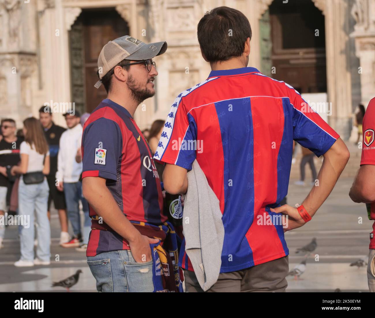 Barcelona football fans in Piazza Duomo Milan before the Champions Cup ...