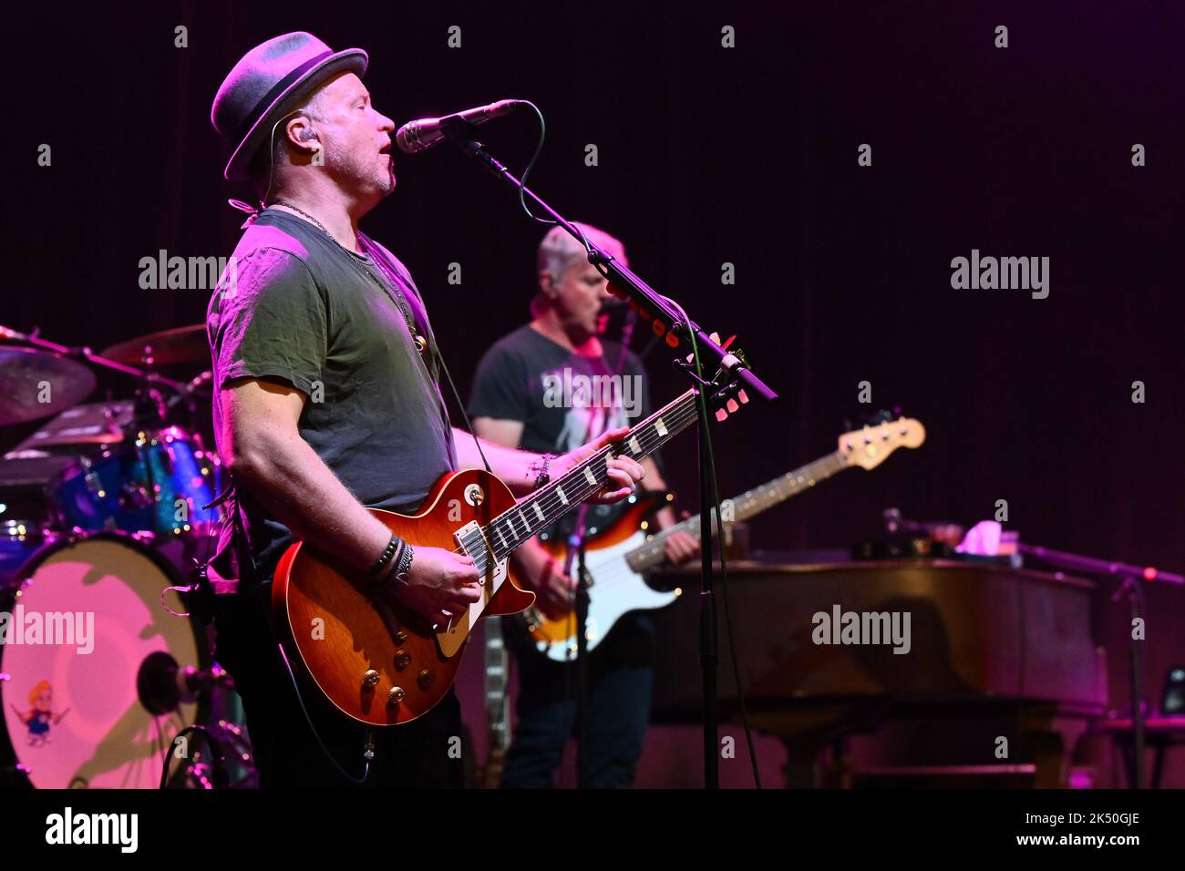 Dan Vickrey during the Concert of Counting Crows The Butter Miracle ...