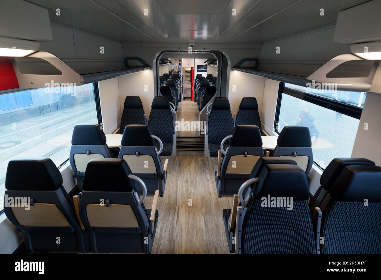 Berlin, Innotrans 2022, Nahverkehrszug Alstom Coradia für Luxembourg ...