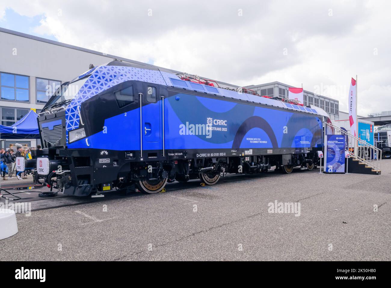 Berlin, Innotrans 2022, Chinesische CRRC Hybridlok für Ungarn // Berlin ...