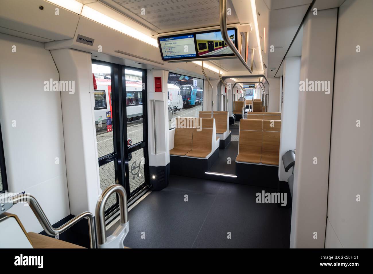 Berlin, Innotrans 2022, Stadler Tram TINA für Darmstadt // Berlin ...