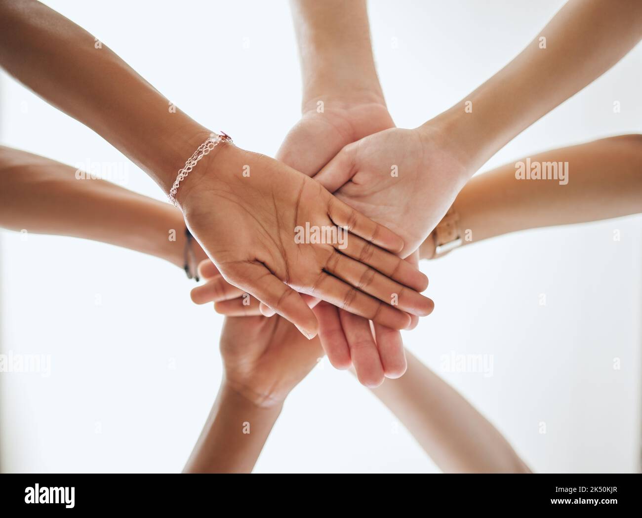 Teamwork friends unity collaboration hi-res stock photography and ...