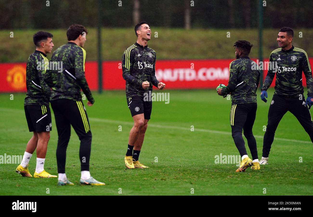 Manchester United's Cristiano Ronaldo (centre) during a training ...