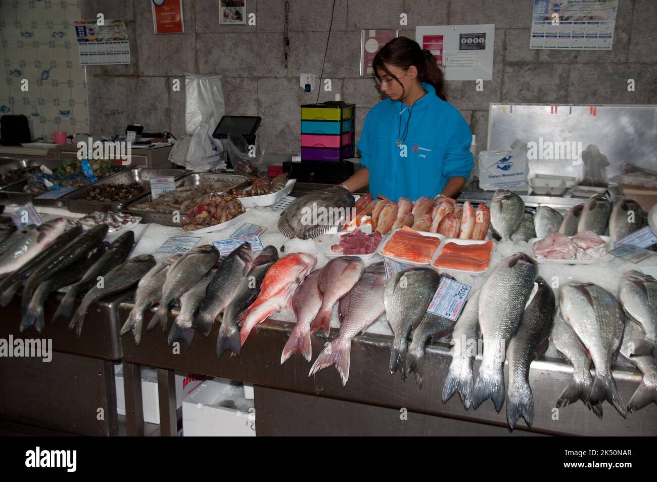 Portuguese fish market hi-res stock photography and images - Alamy