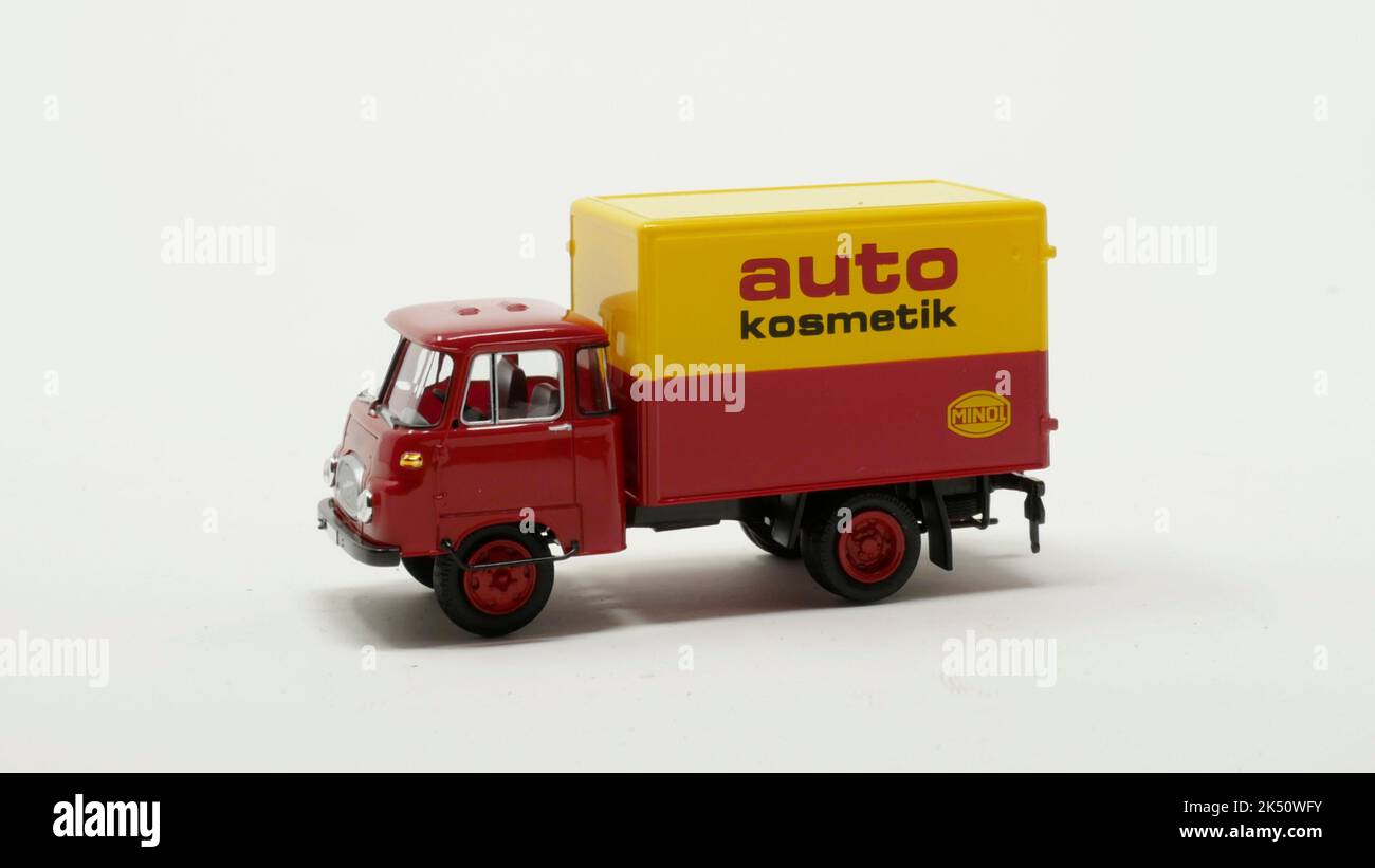 Modellauto DDR Robur LO 2500 Koffer MINOL, Brekina, Maßstab 1/87 ...