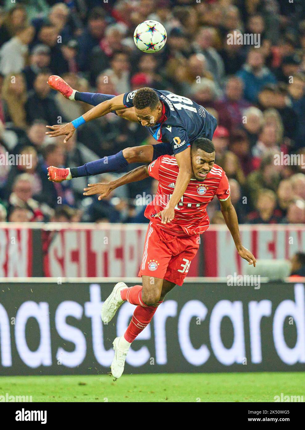 Munich, Germany. 04th Oct, 2022. Ryan Gravenberch, FCB 38 compete for ...