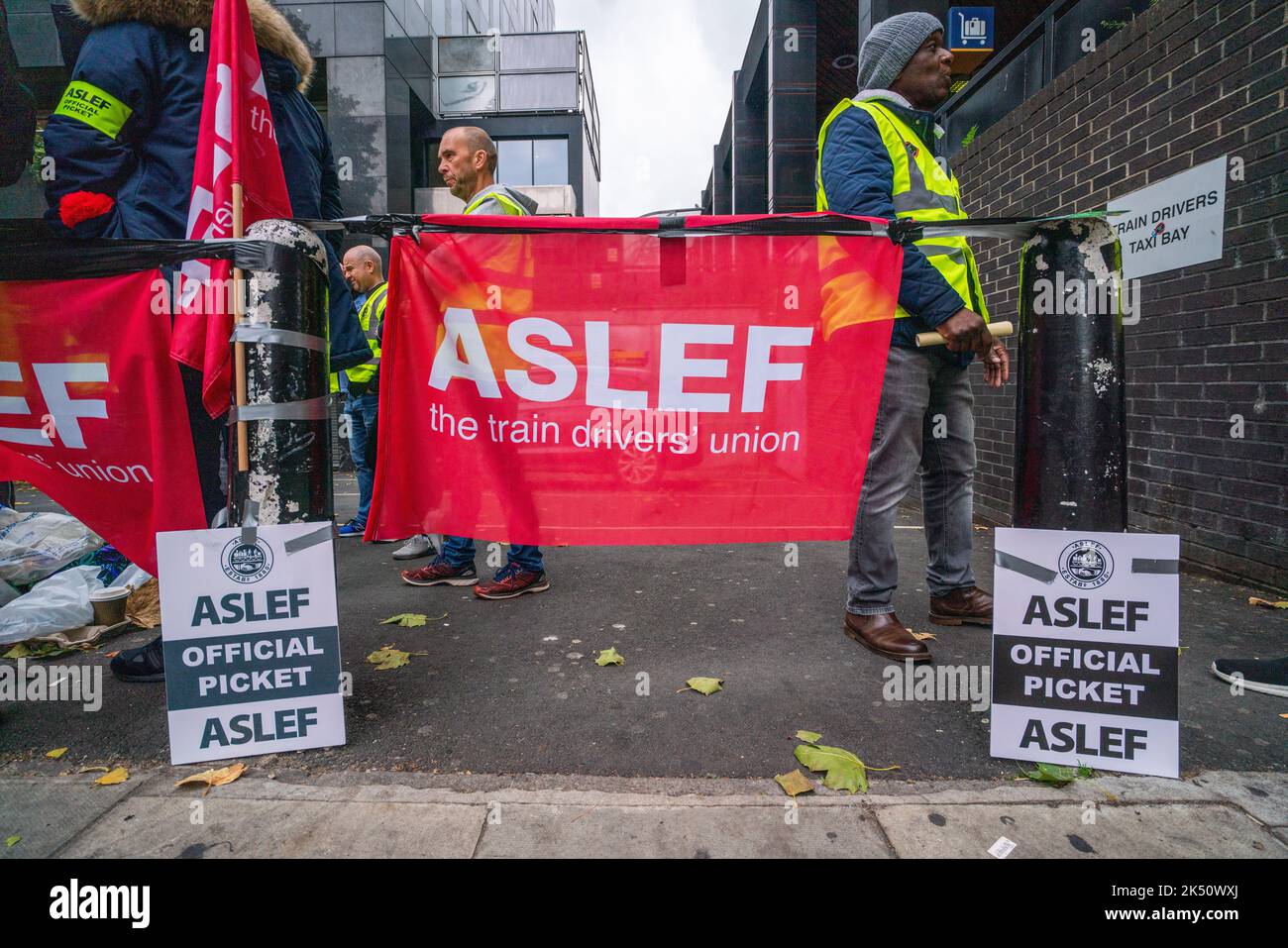 Train strike picket london hi-res stock photography and images - Alamy