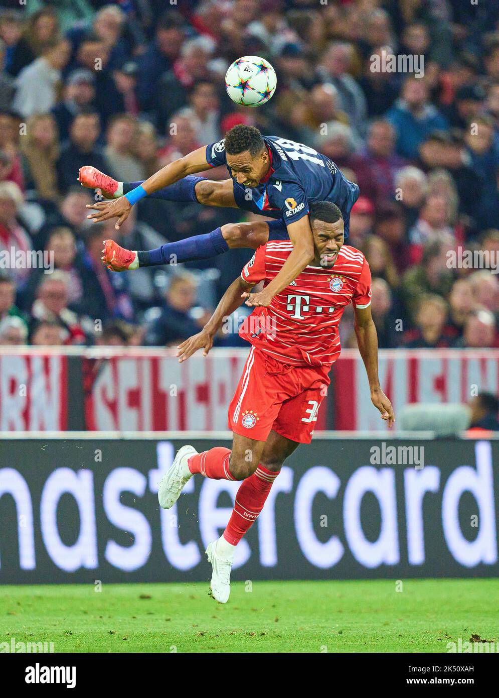 Munich, Germany. 04th Oct, 2022. Ryan Gravenberch, FCB 38 compete for ...