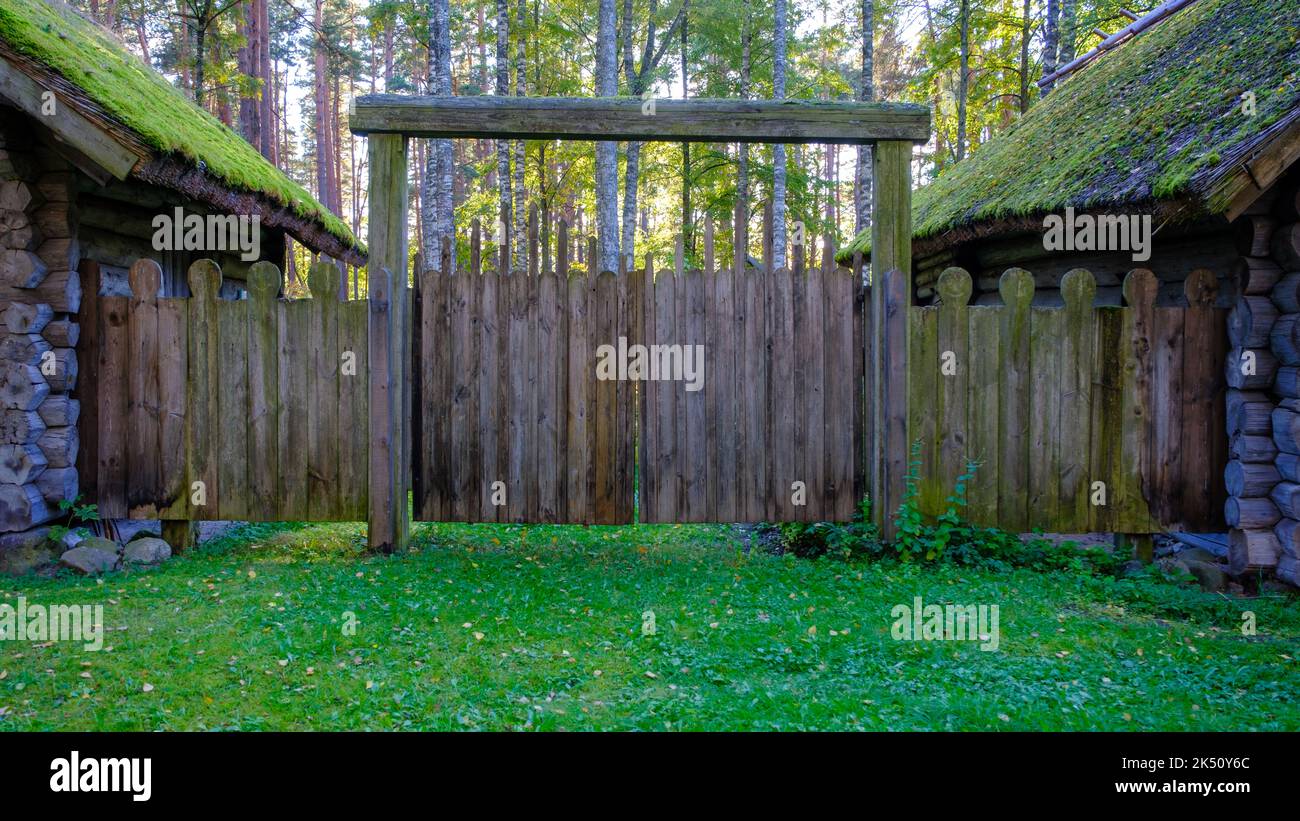Timber fence slope hi-res stock photography and images - Alamy