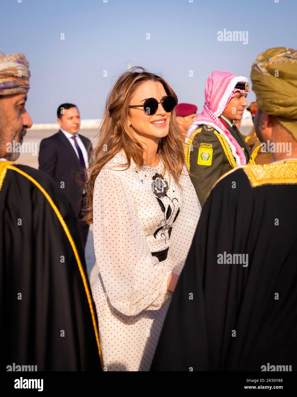 Muscat, Oman. 04th Oct, 2022. Queen Rania of Jordan arrive at Muscat ...