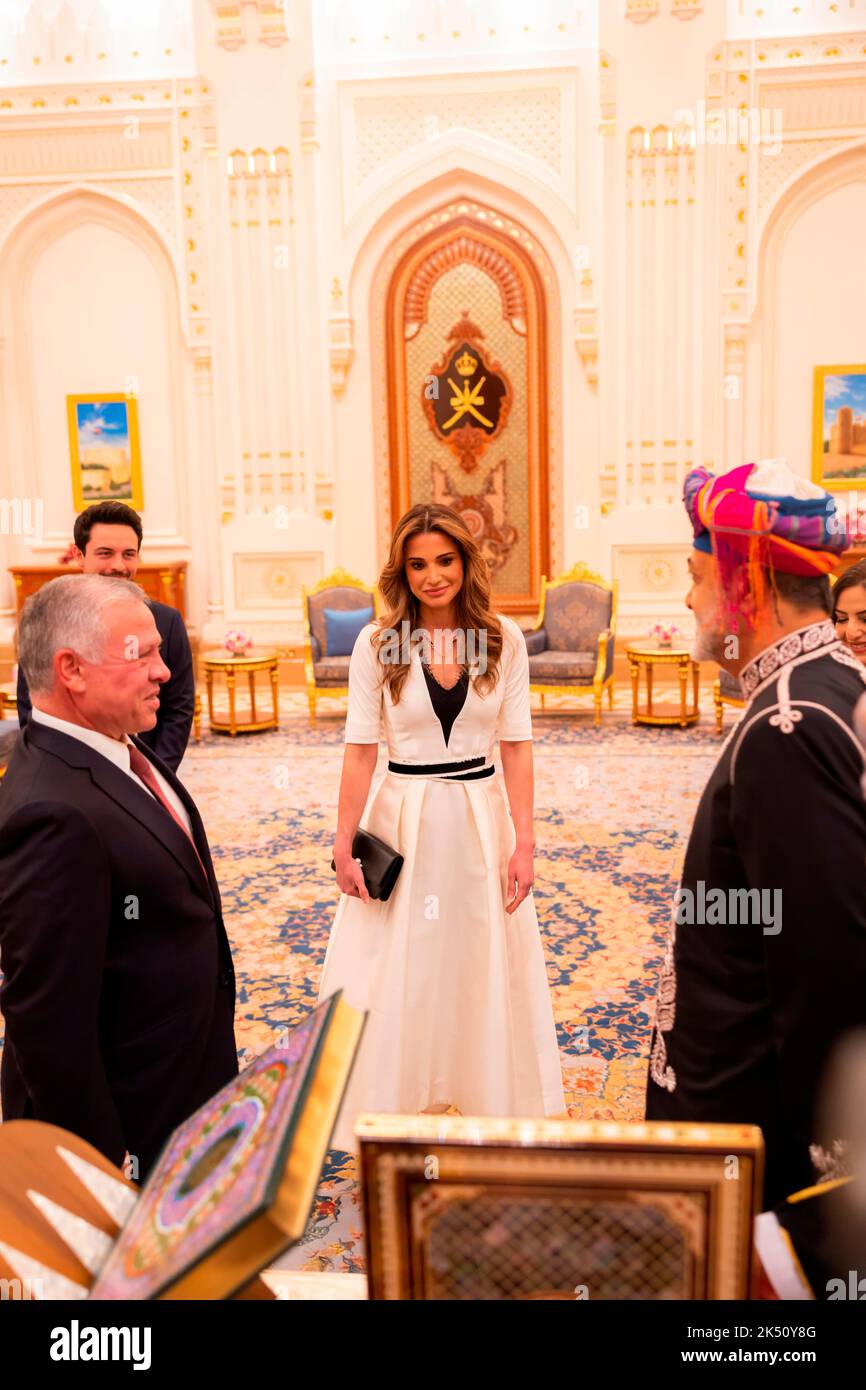 Muscat, Oman. 04th Oct, 2022. King Abdullah II and Queen Rania of ...