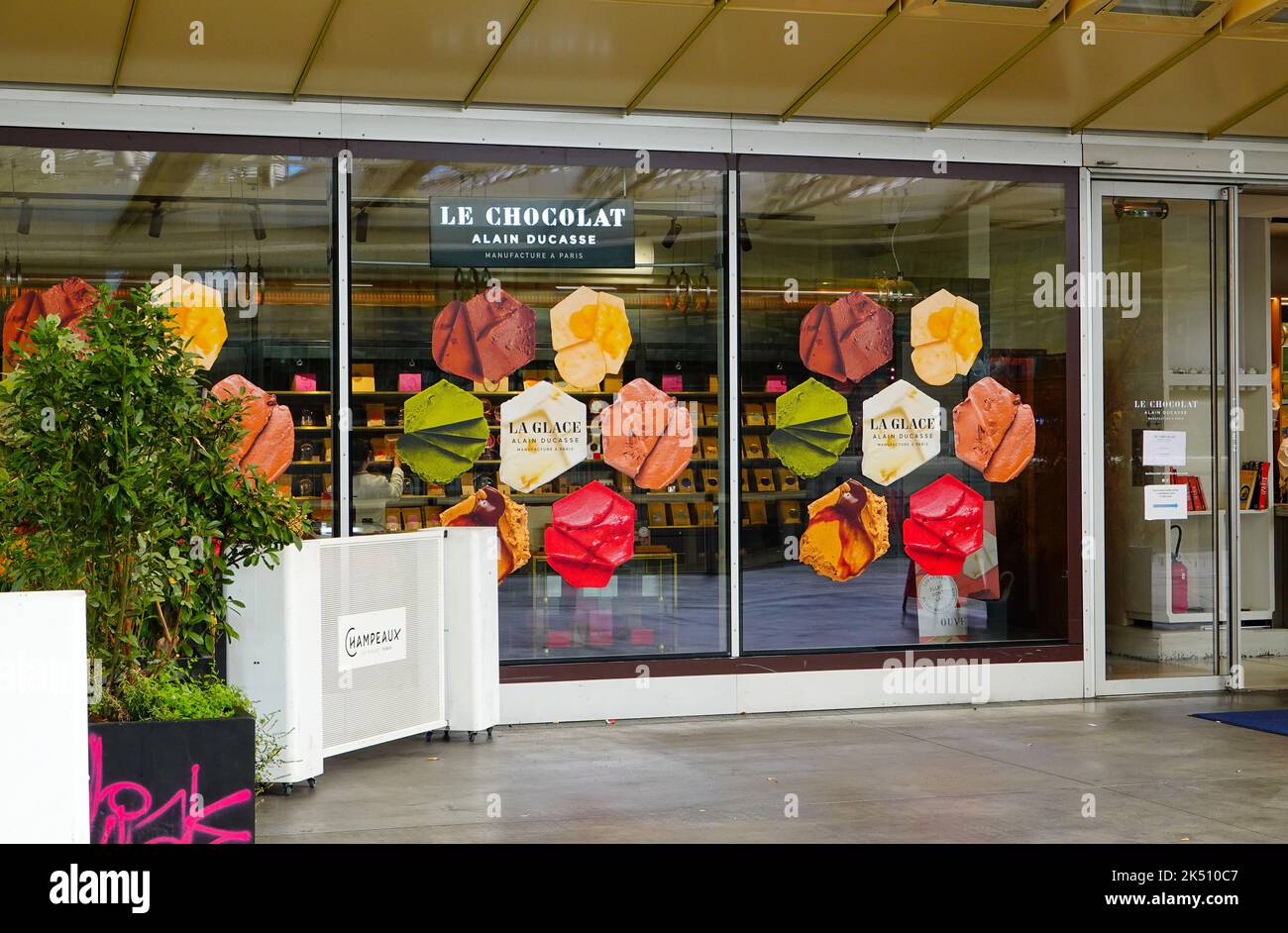 Alain Ducasse shop for chocolates and ice cream under the canopy at Les ...