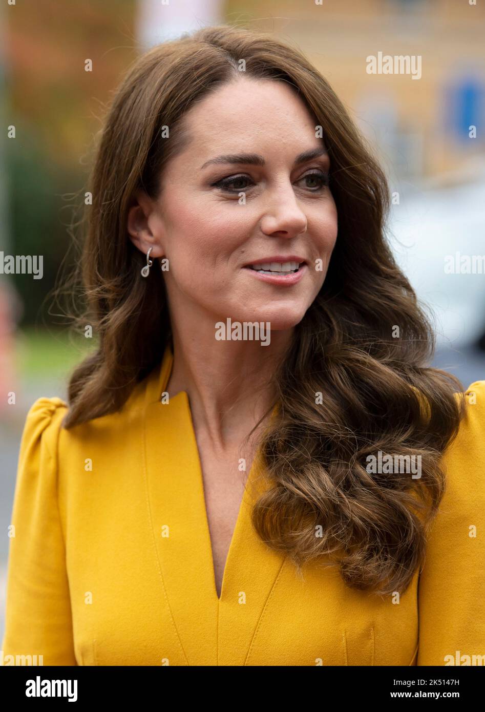 Princess catherine kate middleton headshot head shot hi-res stock ...