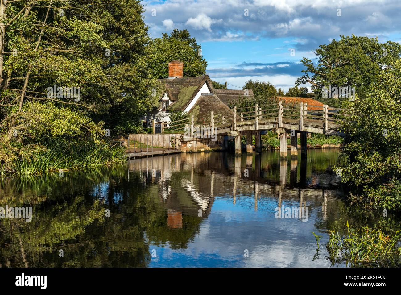 Suffolk summer river landscape hi-res stock photography and images - Alamy
