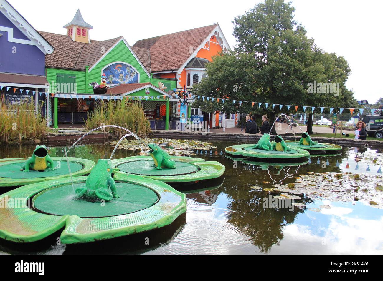 Alton towers park hi-res stock photography and images - Alamy