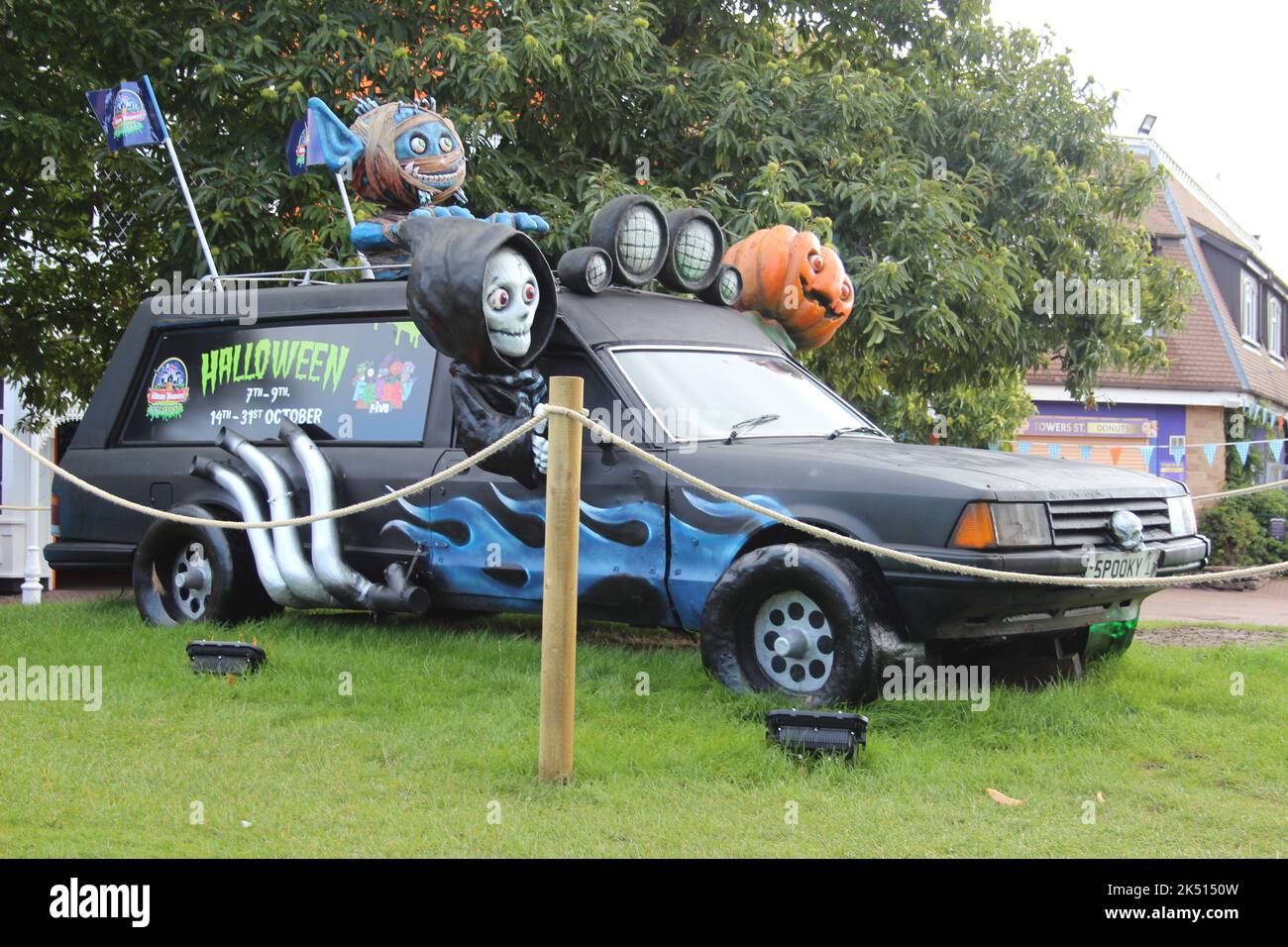 Alton Towers Theme Park Stock Photo - Alamy