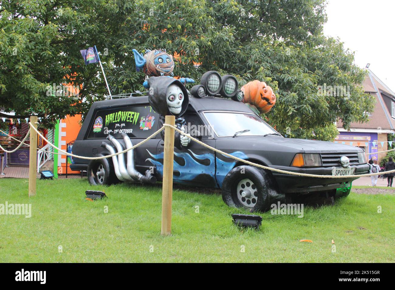 Alton Towers Theme Park Stock Photo - Alamy