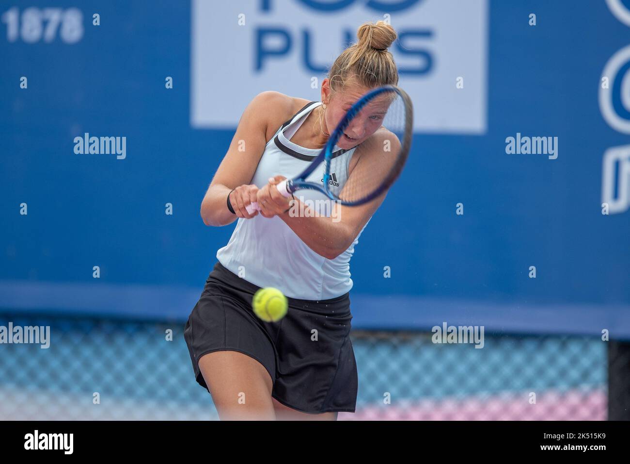 Emily welker hi-res stock photography and images - Alamy