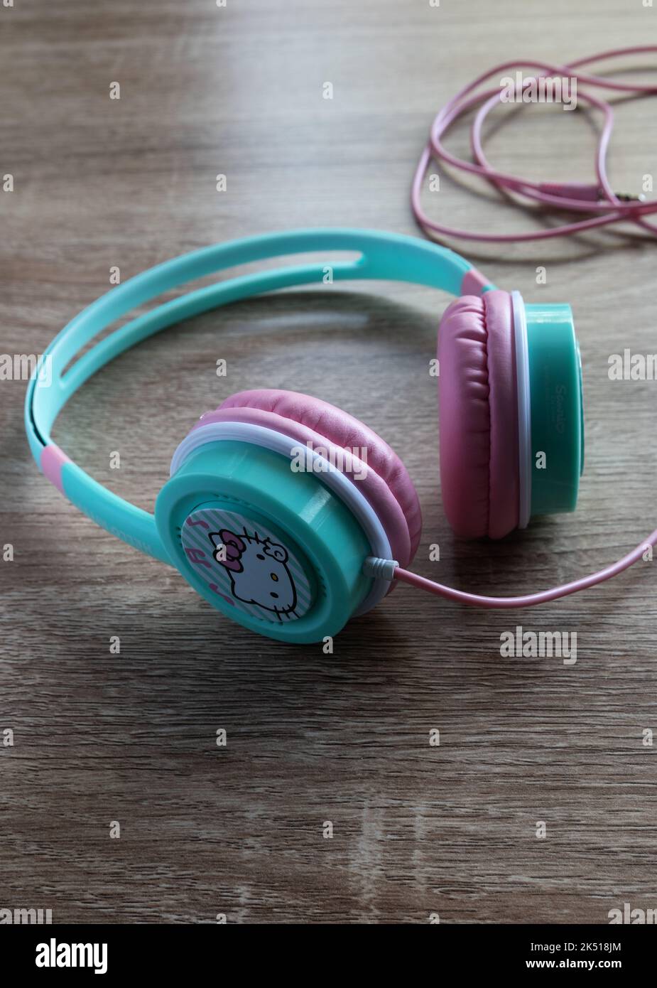 Hello kitty headphones with volume limit, safe for children's ears ...
