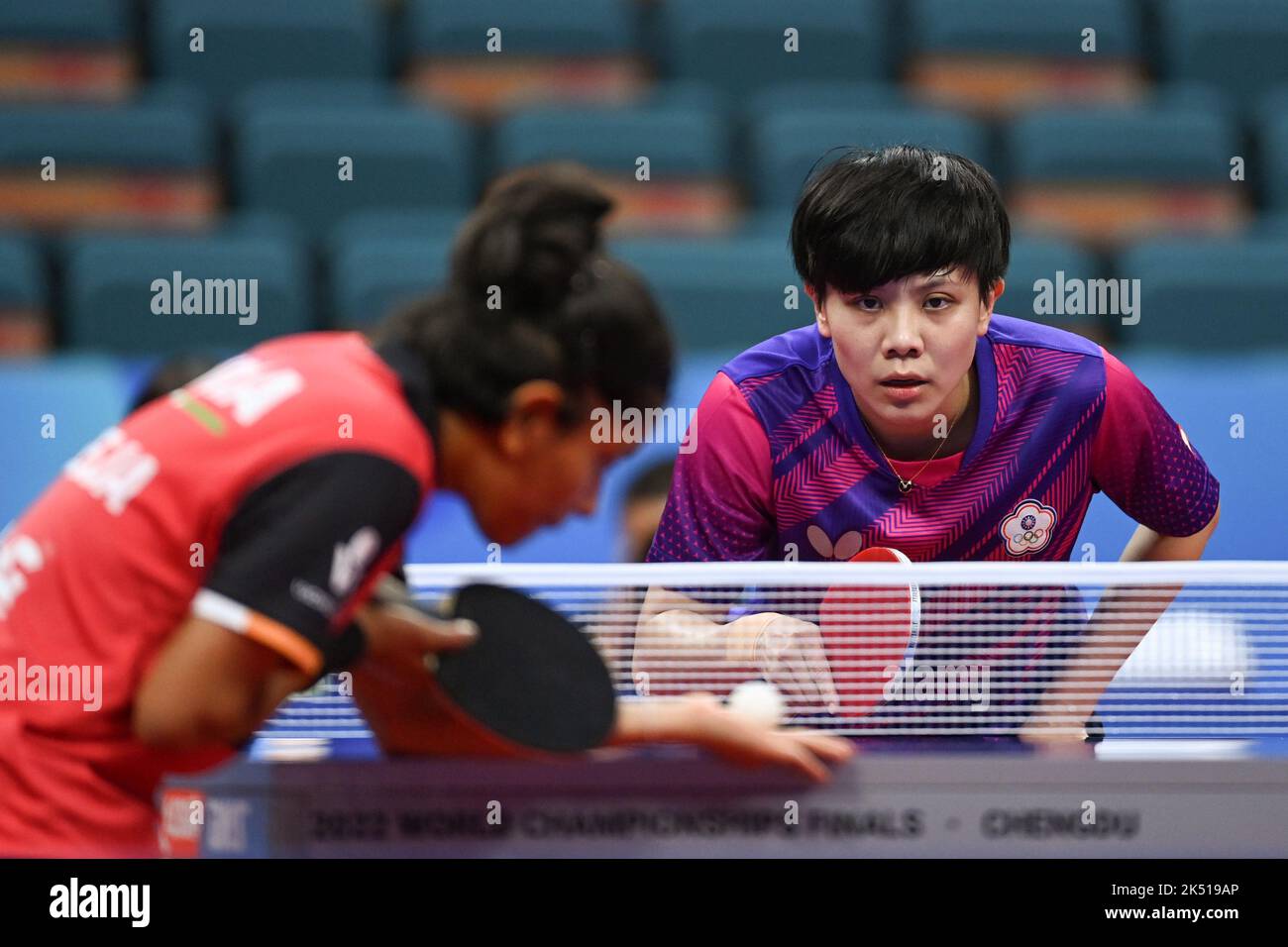 Chengdu, China's Sichuan Province. 5th Oct, 2022. Cheng I-Ching (R) of ...