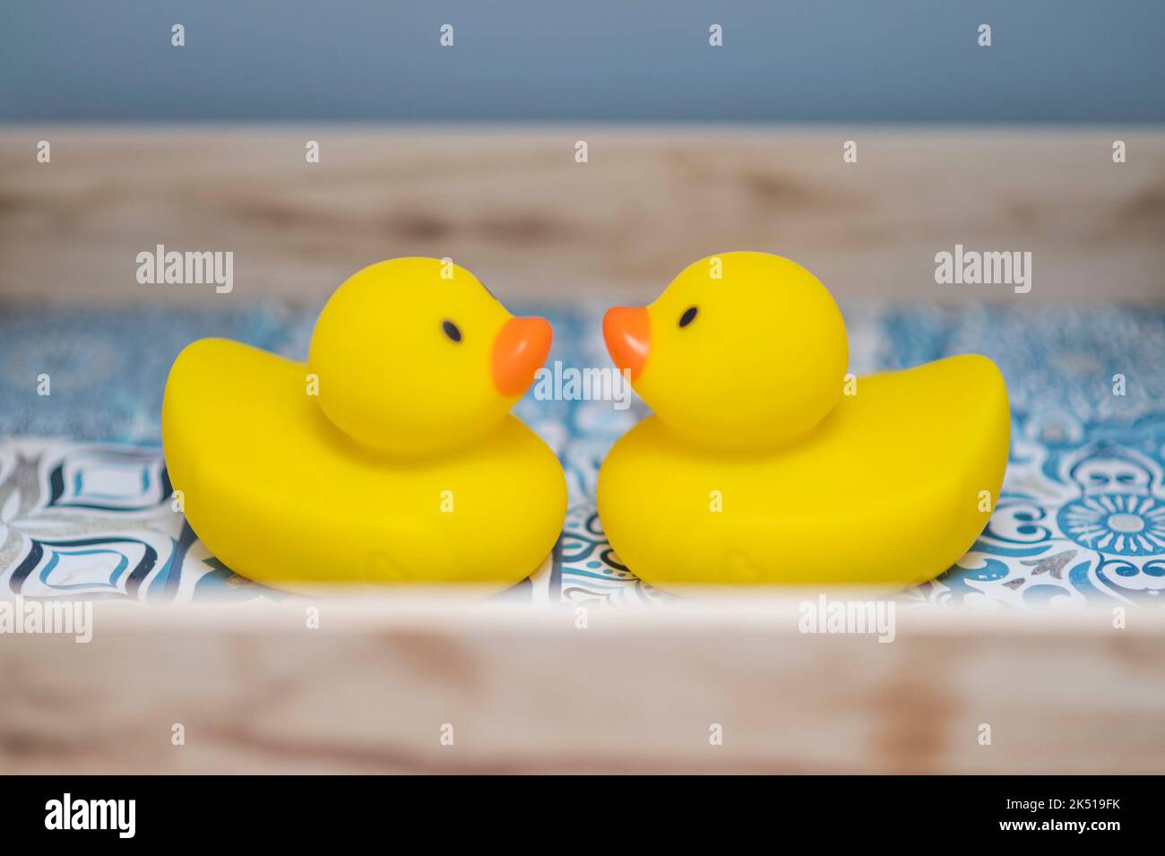 Two rubber ducks in bath hi-res stock photography and images - Alamy