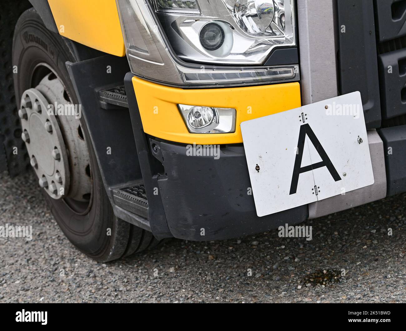 05 October 2022, Brandenburg, Frankfurt (Oder): A truck carrying the ...