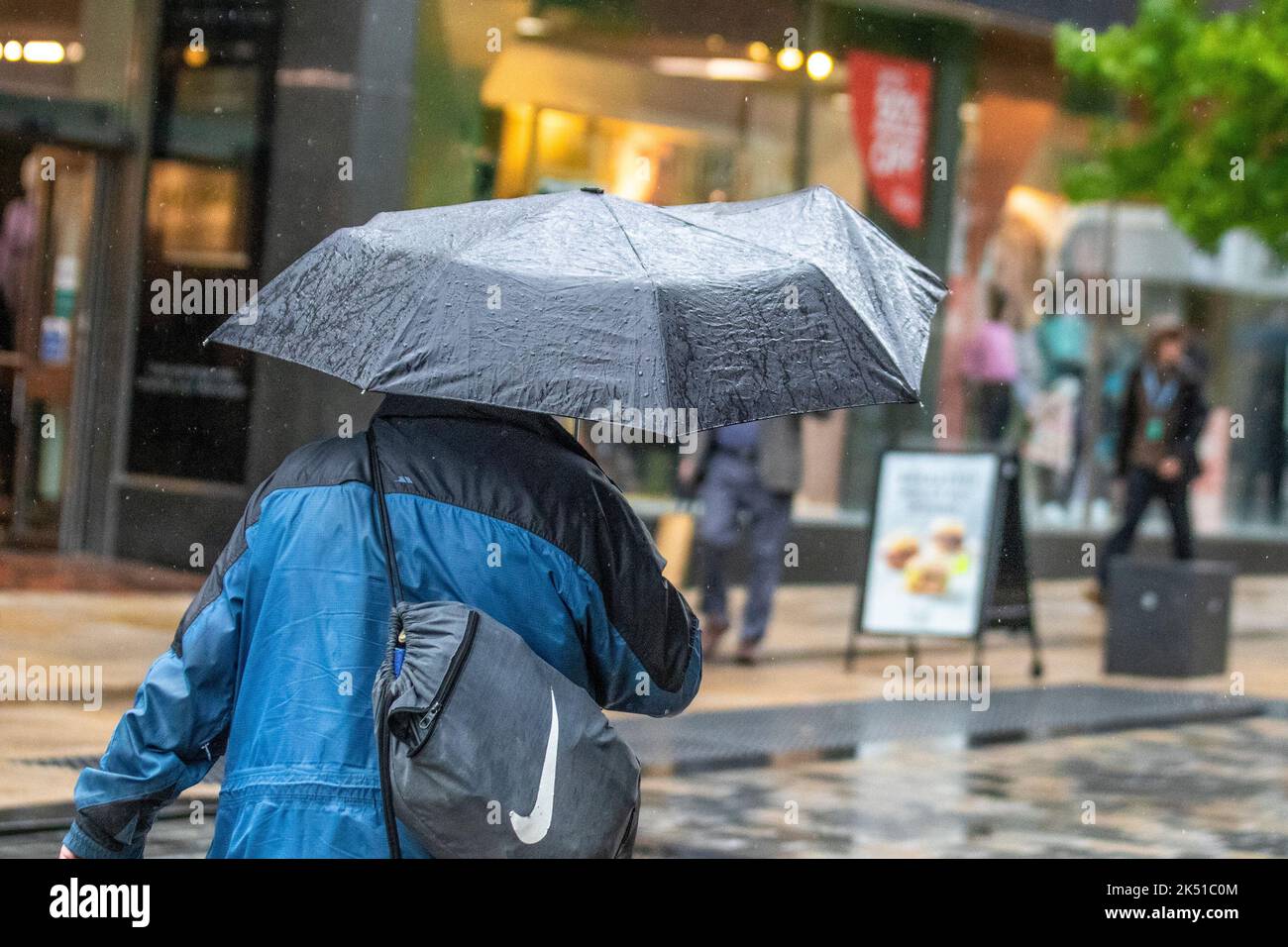 Preston. UK Weather 5th Oct, 2022; Wet and windy start to the day in ...