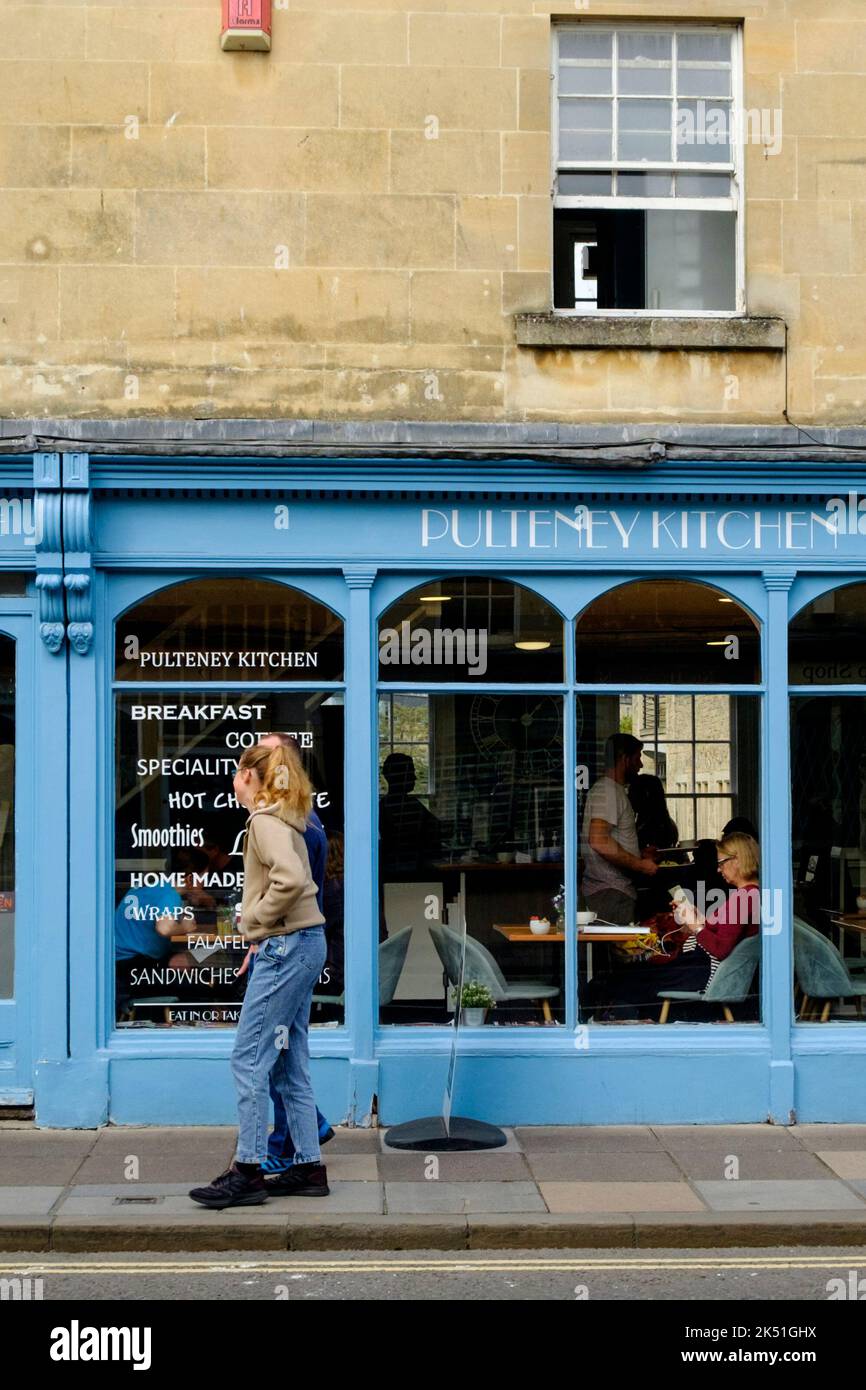 High street shop fronts in Bath. Puteney Kitchen on Pulteney Bridge ...